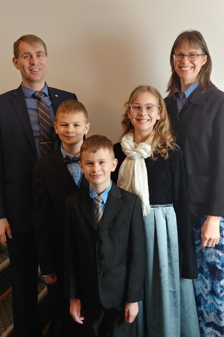 Muckle Family – Missionaries to Northern Manitoba